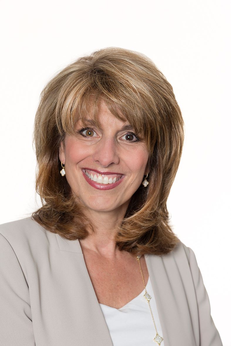 Realty Connect USA | Louise Shunk - Licensed Salesperson, Woodbury, NY